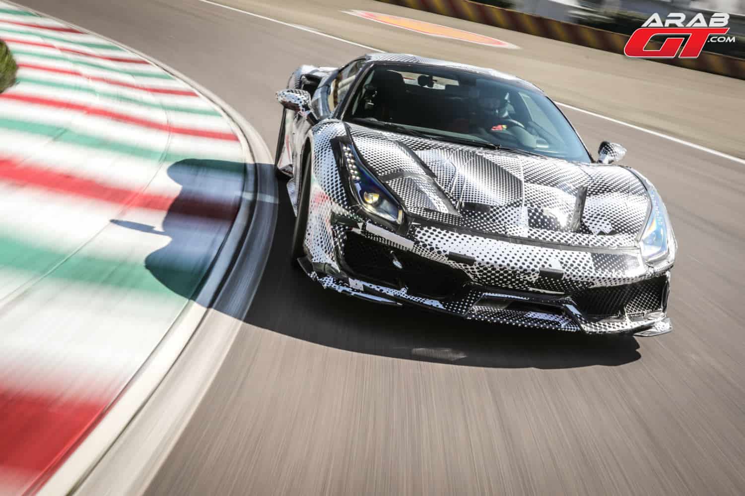 فيراري 488 بيستا السيارة الخارقة البديلة عن 458 سبيشالي تخضع لاختبارنا الأول | ArabGT