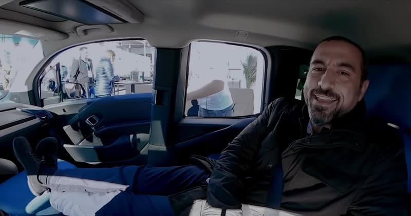 شاهد فيديو : احمد الشقيري يجرب سيارات ذاتية القيادة.. في احسان من المستقبل | ArabGT