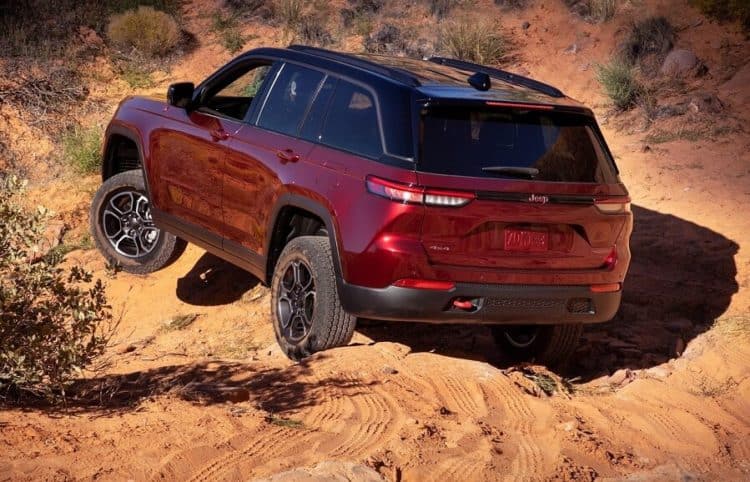 اسعار ومواصفات سياره جيب جراند شيروكي 2023 | ArabGT