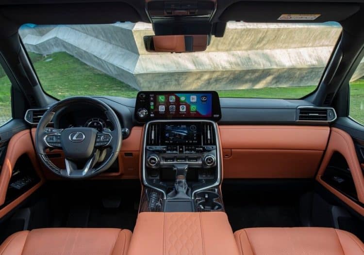 سيارة لكزس LX 2023 | اسعار ومواصفات السيارة | ArabGT