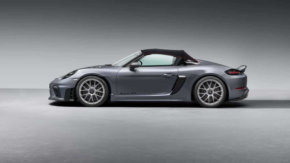 عرب جي تي | بورش 718 سبايدر RS 2024 سيارة كشف رياضية مع محرك 911 GT3