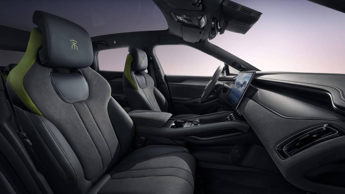 نظرة على داخلية سيارة BYD Song L الكهربائية القادمة | ArabGT