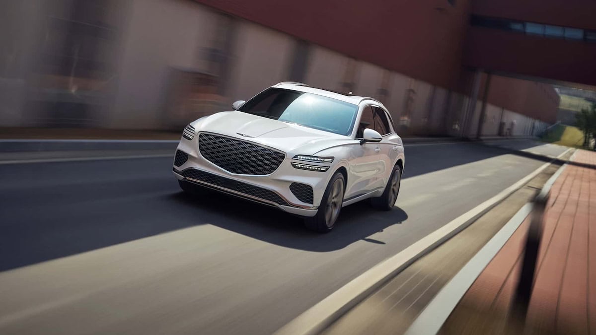 جينيسيس GV70 2025 حصلت على شاشة كبيرة الحجم | عرب جي تي