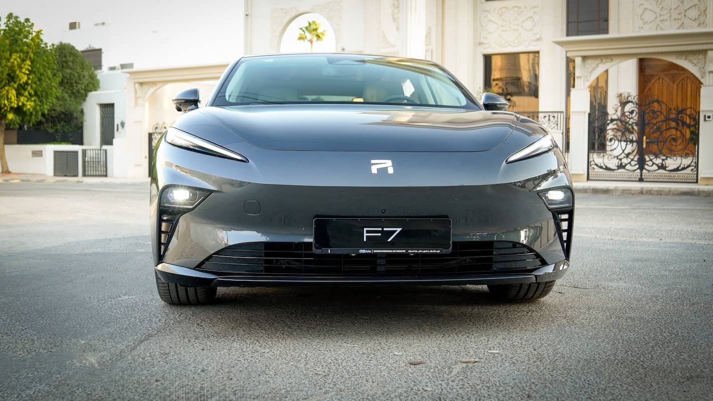 Rising F7 سيارة كهربائية راقية مع تكنولوجيا متطورة | ArabGT