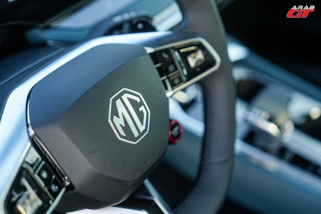 أسعار ومواصفات سيارة ام جي 7 2025 | ArabGT