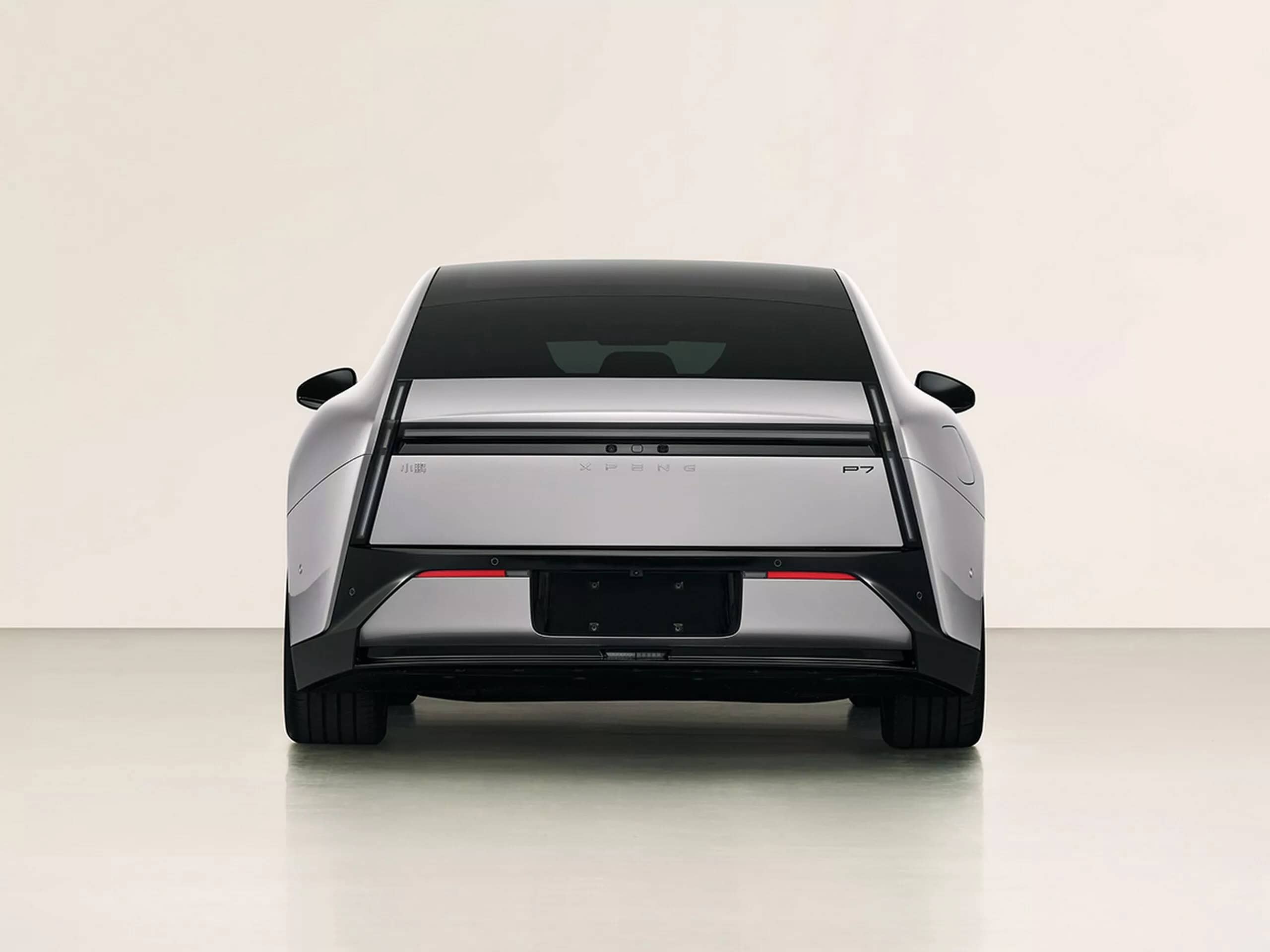 XPeng P7 2026 تصدم الجميع بإمتلاك قوة حصانية مذهلة | عرب جي تي