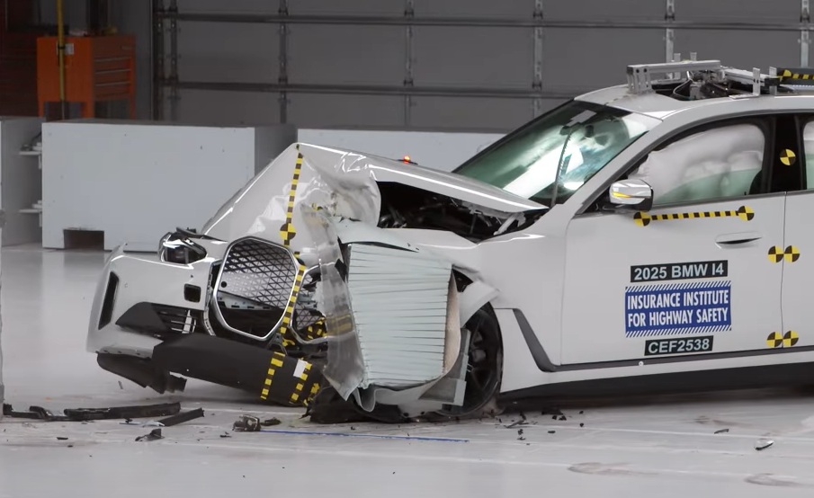 اختبار تصادم بي ام دبليو i4 موديل 2025 | ArabGT